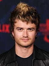 Casting Stranger Things saison 3 - AlloCiné