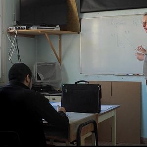 À l'ombre de l'abbaye de Clairvaux - Film documentaire 2024 - AlloCiné