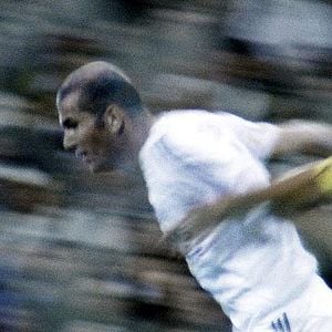 Zidane, un portrait du XXIème siècle - Film documentaire 2004 - AlloCiné