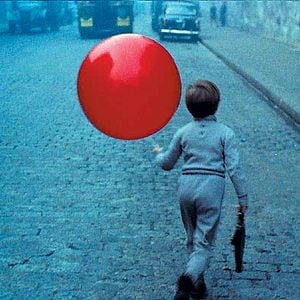 Le Ballon rouge - Court Métrage - AlloCiné