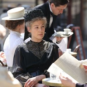 Radioactive - Film 2019 - AlloCiné