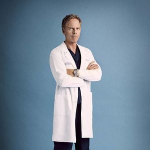 Greg Germann - AlloCiné