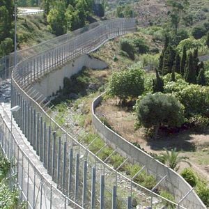Ceuta, douce prison - Film documentaire 2012 - AlloCiné
