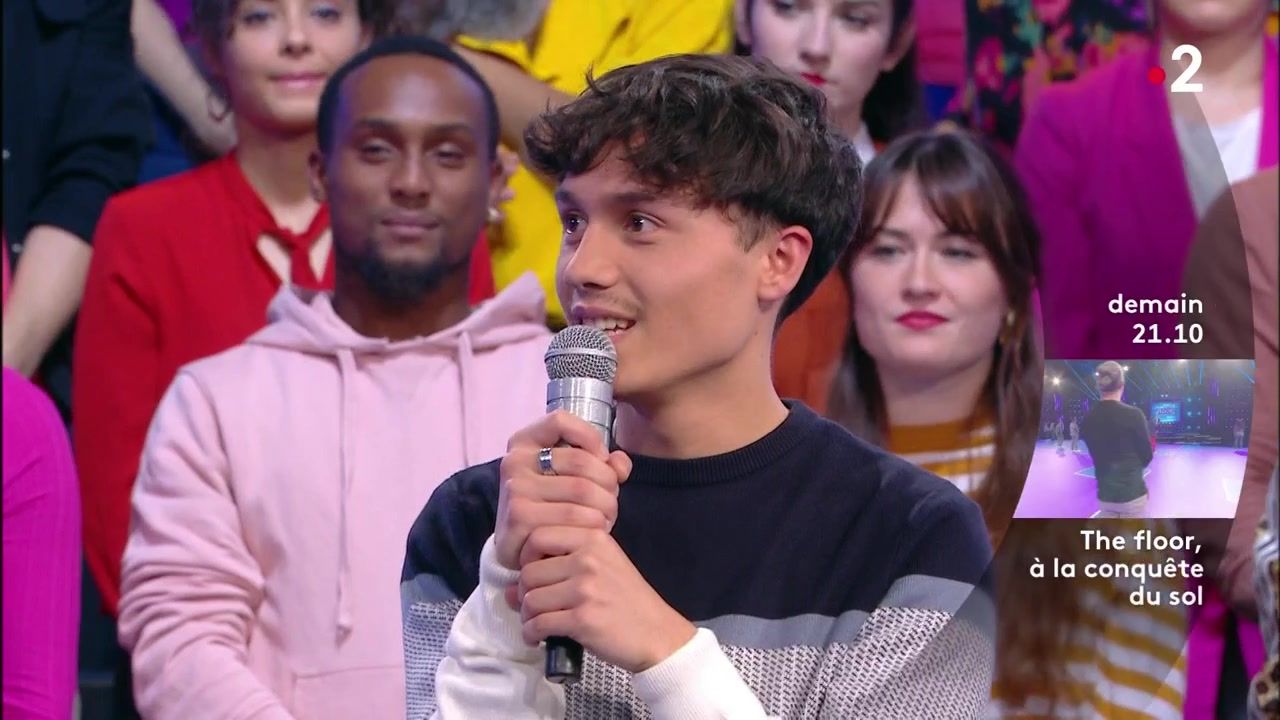 N’oubliez pas les paroles : qui est Tony, le nouveau Maestro ? - TV ACTU by AlloCiné