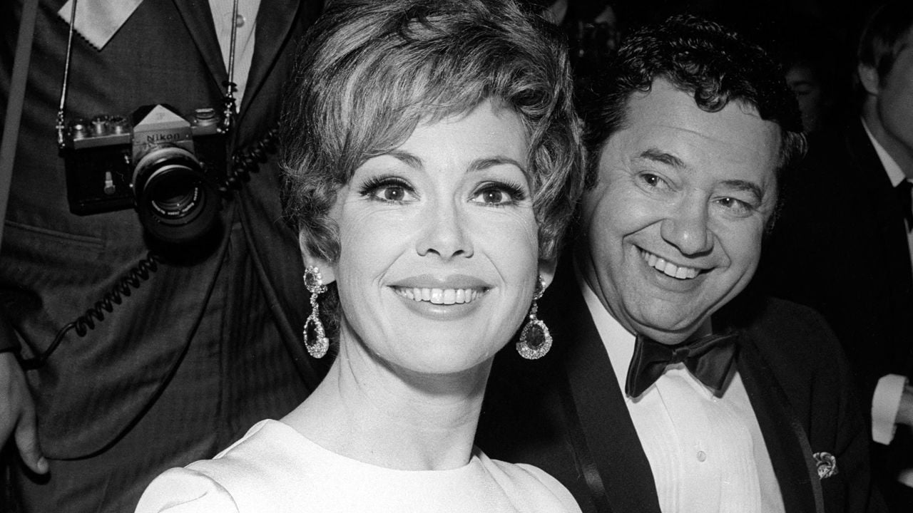 La grand-mère de 7 à la maison nous a quittés : Barbara Rush s'en est ...