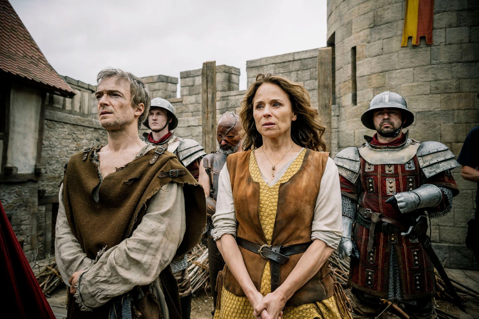 Photo de Suzanne Clément - Loups-Garous : Photo Suzanne Clément, Jonathan Lambert - Photo 4 sur ...