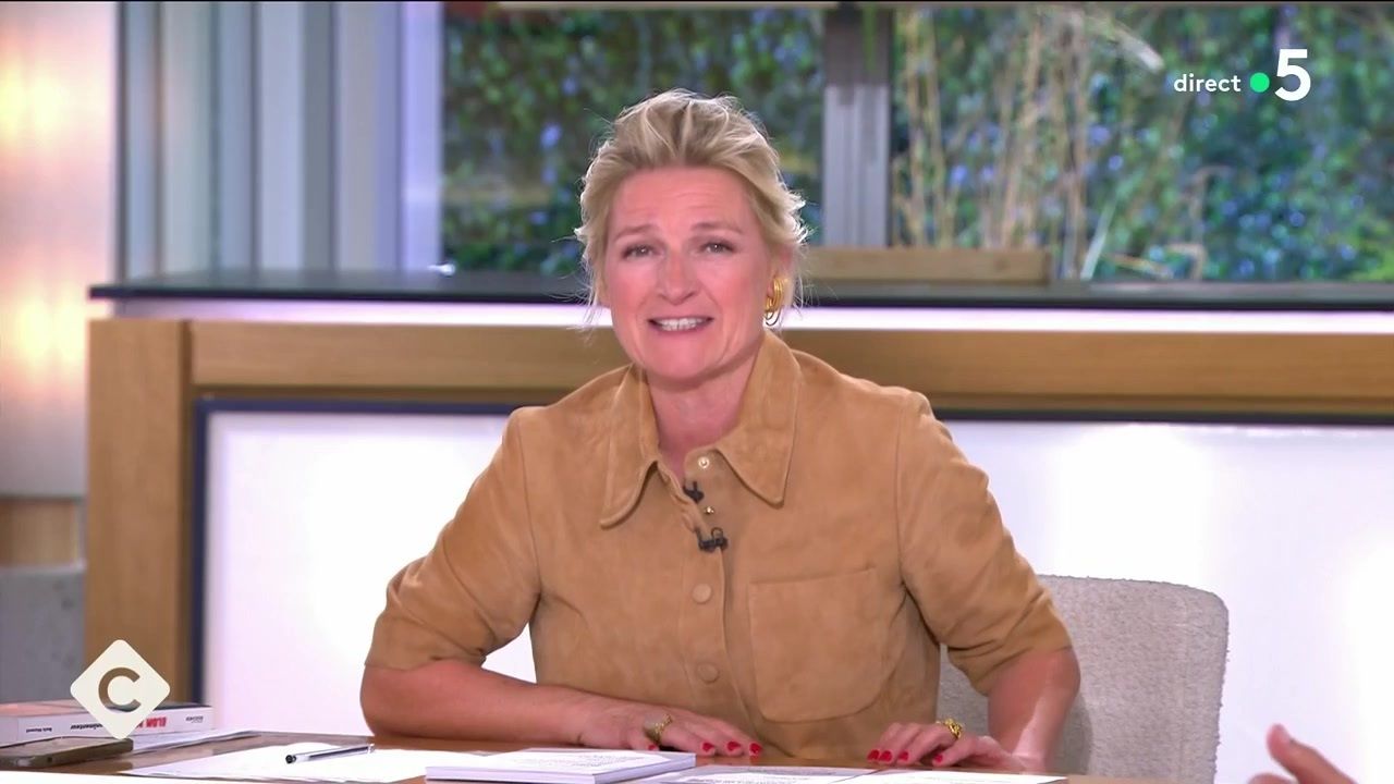 C à vous : Anne-Elisabeth Lemoine enviée, craint-elle de perdre sa ...