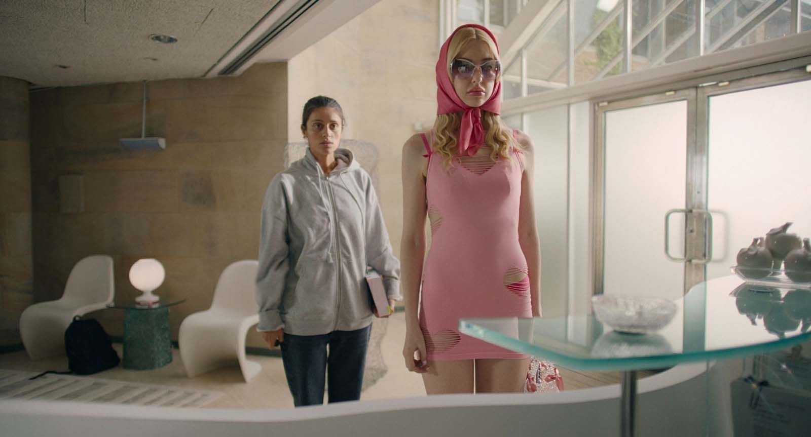 Photo du film Two Neighbors - Photo 1 sur 2 - AlloCiné