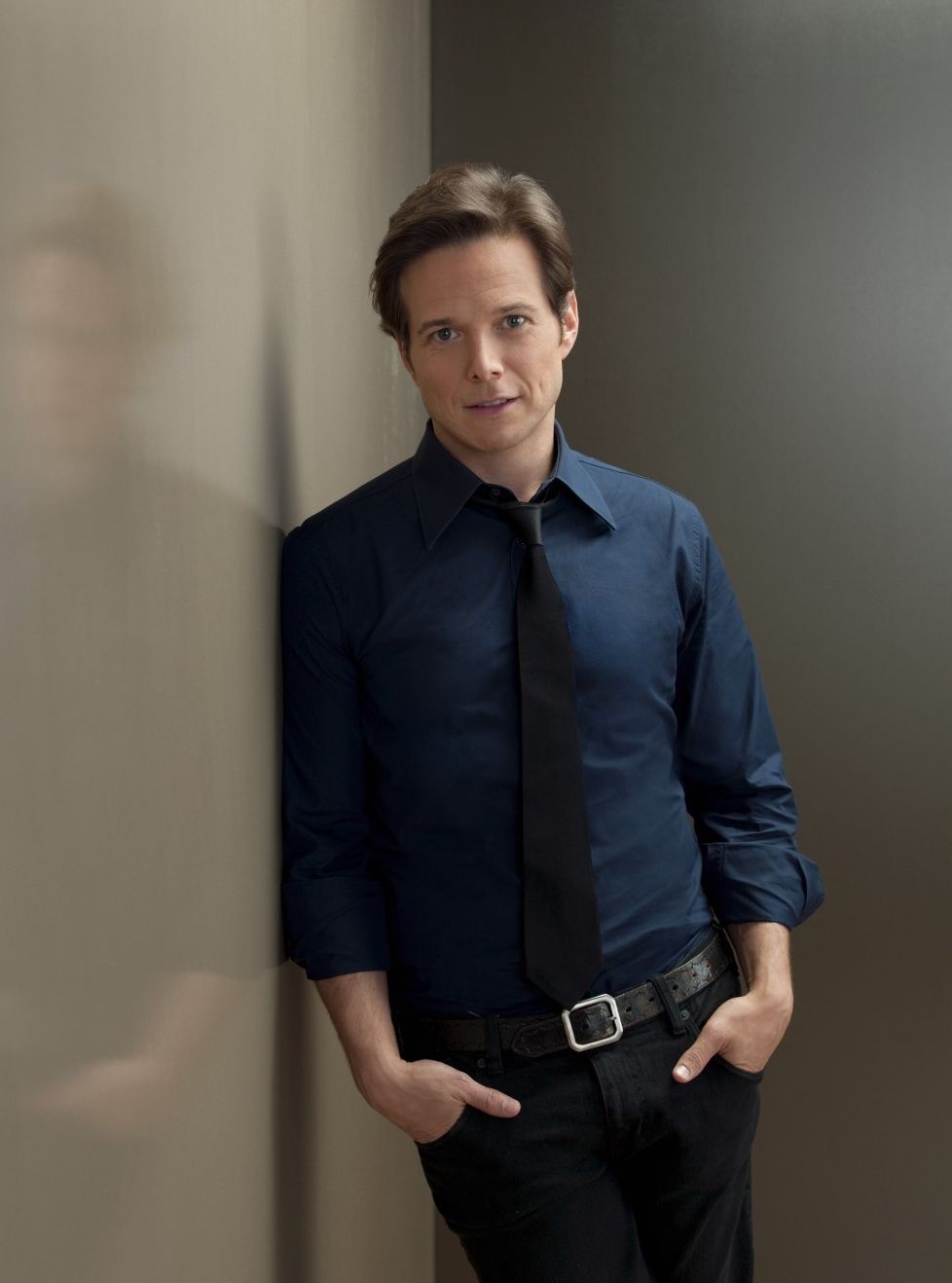 V (2009) : Photo Scott Wolf - 107 sur 158 - AlloCiné