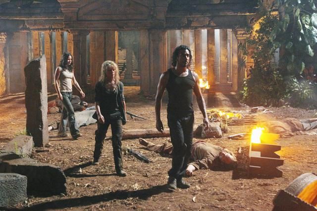 Lost : Les Disparus : Photo Evangeline Lilly, Emilie de Ravin, Naveen ...