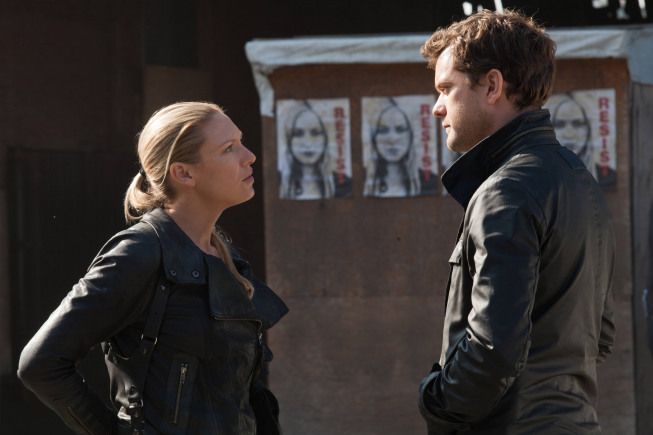 Fringe : Fringe : Photo Anna Torv, Joshua Jackson - 148 sur 706 - AlloCiné