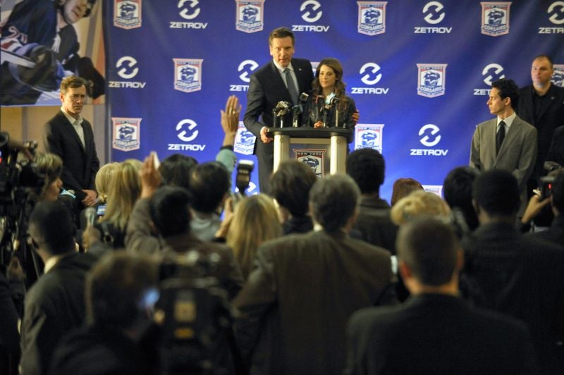 Photo de Peter J. Lucas - Nikita (2010) : Photo Lyndsy Fonseca, Peter J ...