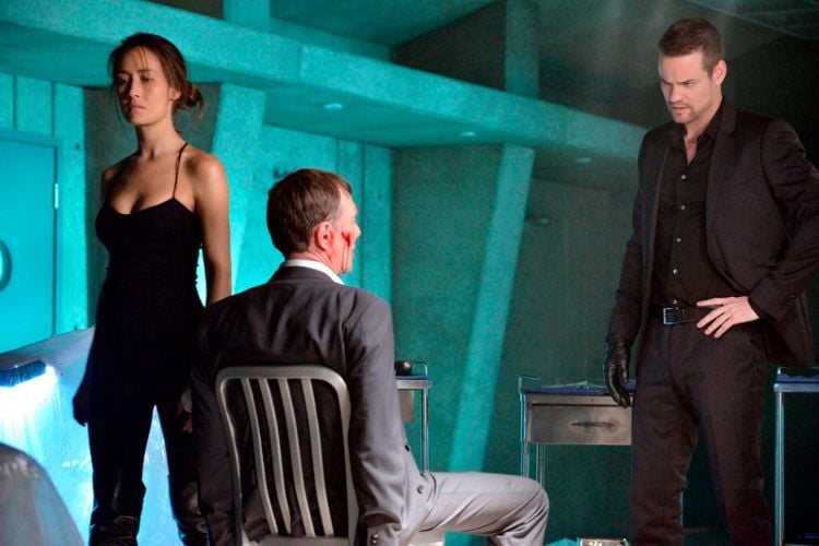 Nikita (2010) : Nikita (2010) : Photo Peter Outerbridge, Shane West ...