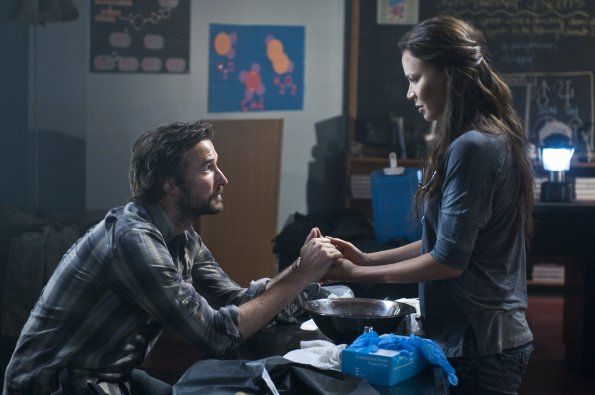 Photo de Moon Bloodgood - Falling Skies : Photo Moon Bloodgood, Noah ...