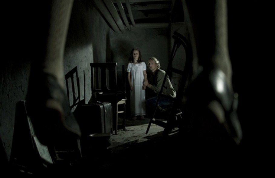 Photo du film Two Eyes Staring - Photo 5 sur 7 - AlloCiné