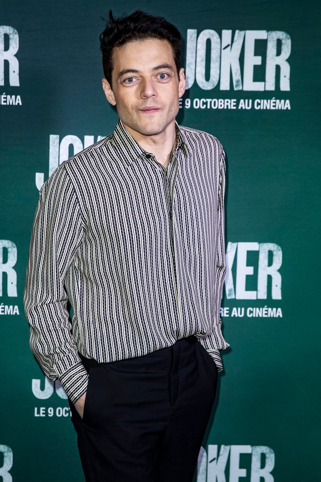 Joker : Joaquin Phoenix tout sourire à l'avant-première à Paris - AlloCiné