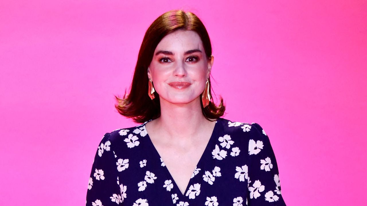 Canneseries La Créatrice De Sex Education A Nommé Son Chien Daprès
