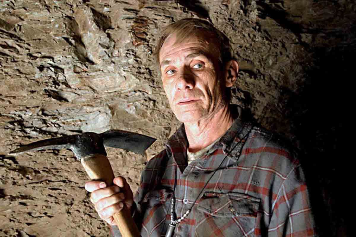 Photo de Steve Railsback - Photo Steve Railsback - Photo 2 sur 3 - AlloCiné