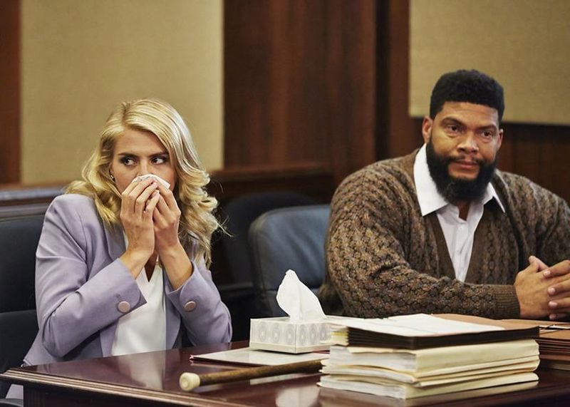 Benched : Benched : Photo Eliza Coupe, Mars Crain - 7 sur 24 - AlloCiné