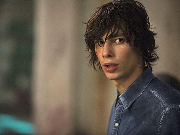 Photo de Devon Bostick - Les 100 : Photo Devon Bostick - Photo 19 sur ...
