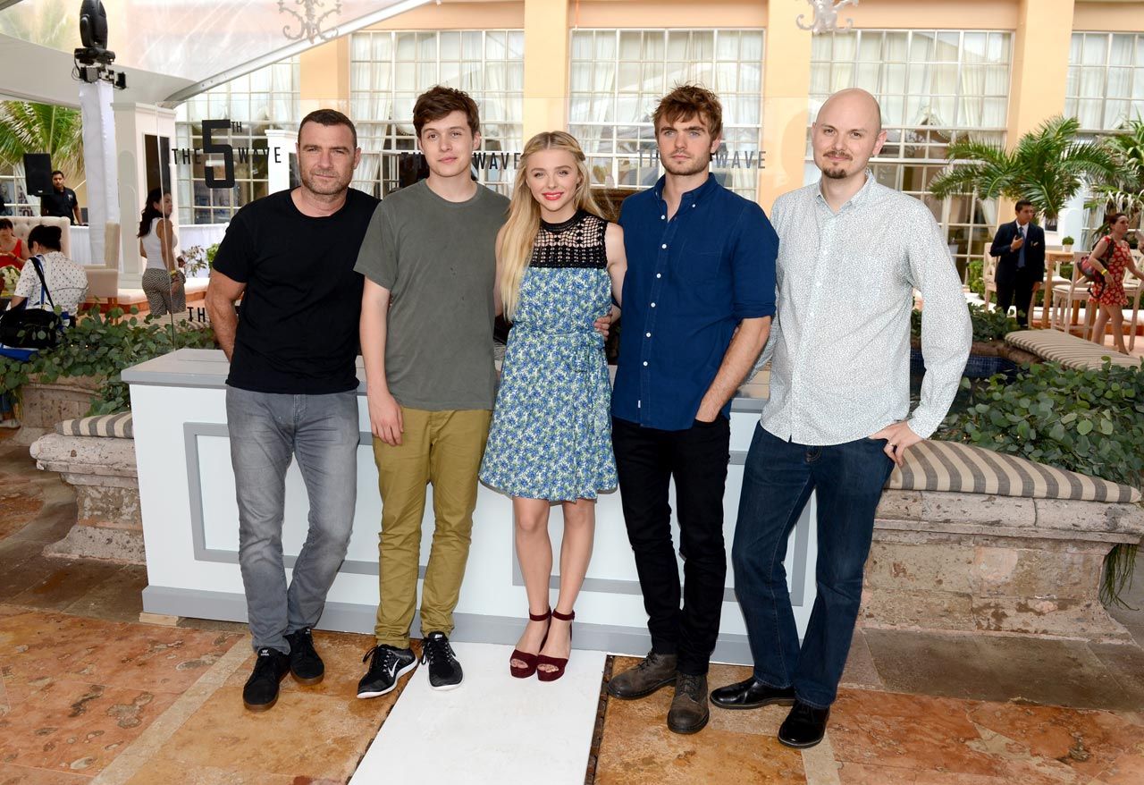 Photo de Alex Roe - La 5ème vague : Photo promotionnelle Chloë Grace ...