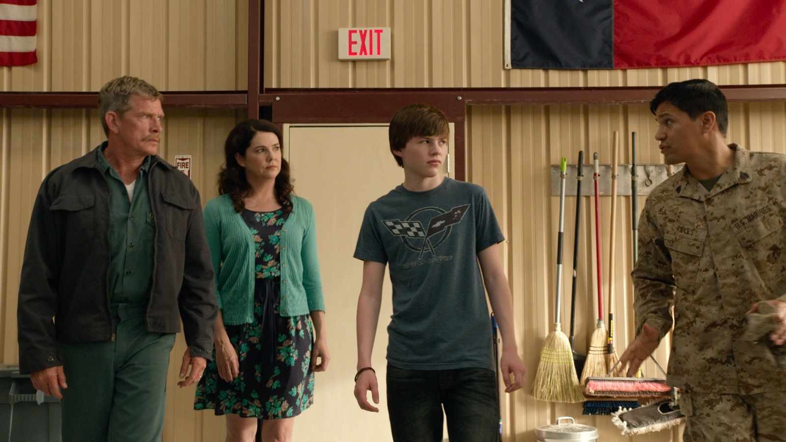 Photo de Josh Wiggins - Max : Photo Thomas Haden Church, Lauren Graham ...