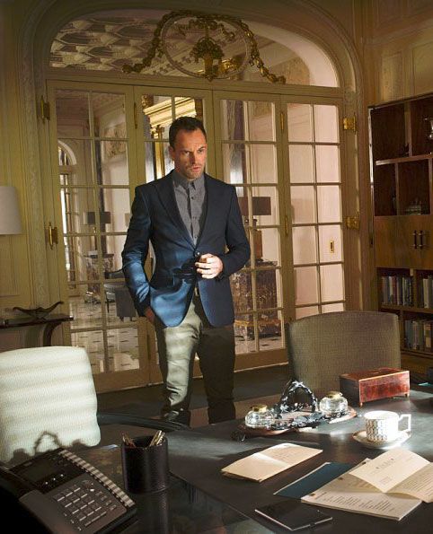 Elementary : Elementary : Photo Jonny Lee Miller - 300 sur 870 - AlloCiné
