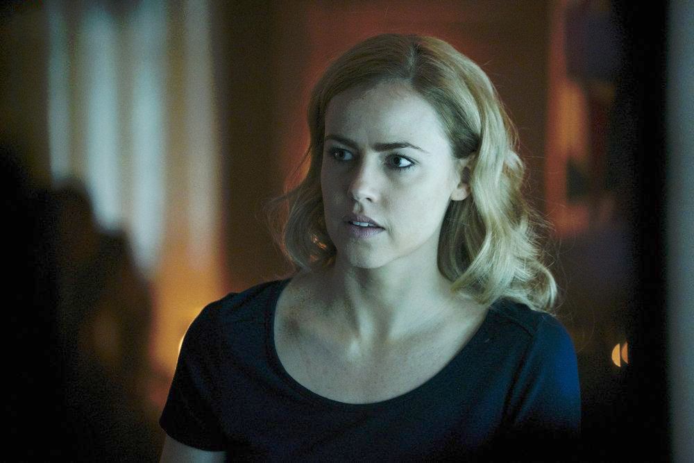 Photo de Amanda Schull - 12 Monkeys : Photo Amanda Schull - Photo 39 ...