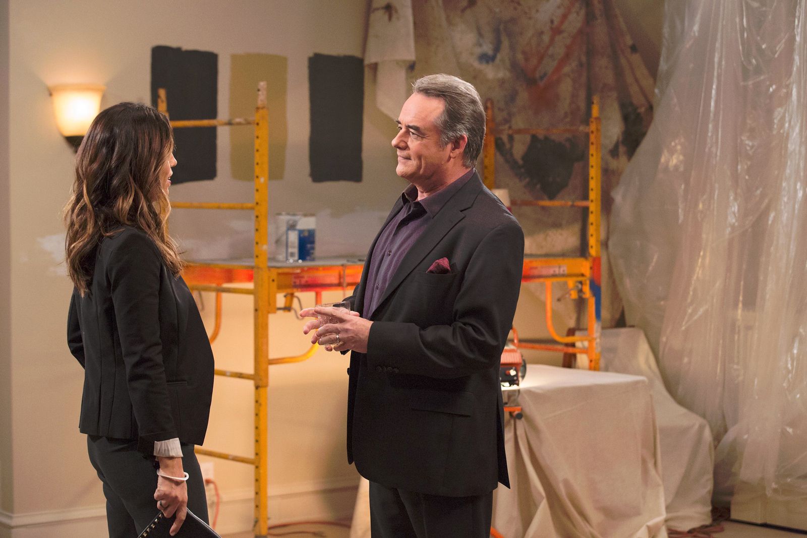 Photo de Tom Irwin - Devious Maids : Photo Tom Irwin - Photo 3 sur 22 ...