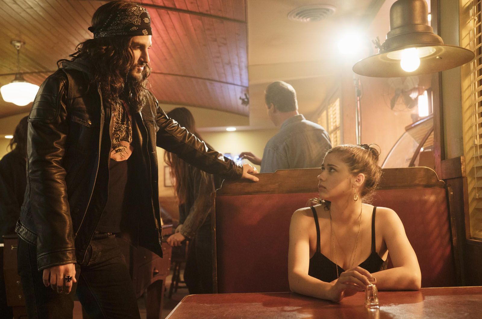 Photo de Amber Coney - Dead of Summer : Photo Amber Coney, Andrew J ...