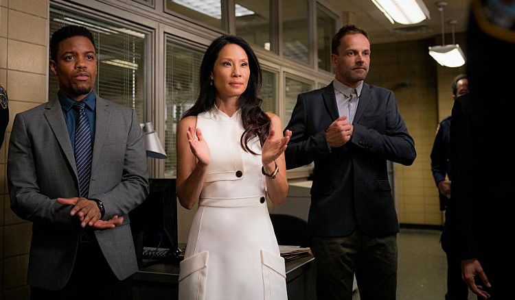 Photo de Jon Michael Hill - Elementary : Photo Jonny Lee Miller, Lucy Liu, Jon Michael Hill ...