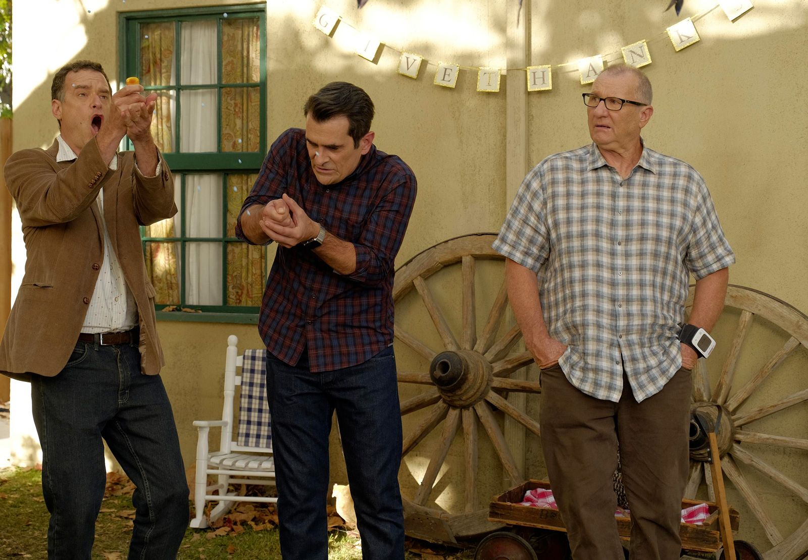 Modern Family : Modern Family : Photo Matt Besser, Ty Burrell, Ed O ...