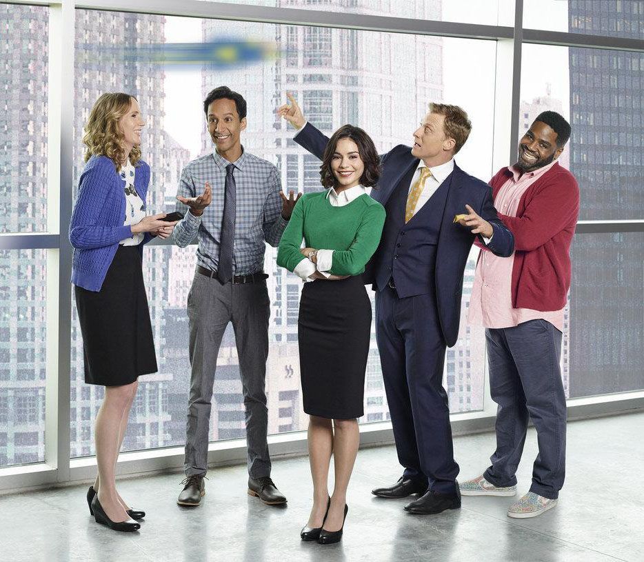 Photo de Vanessa Hudgens - Photo Vanessa Hudgens, Danny Pudi, Christina ...