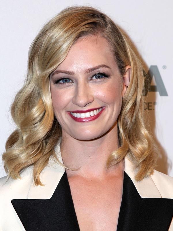 Beth Behrs - AlloCiné