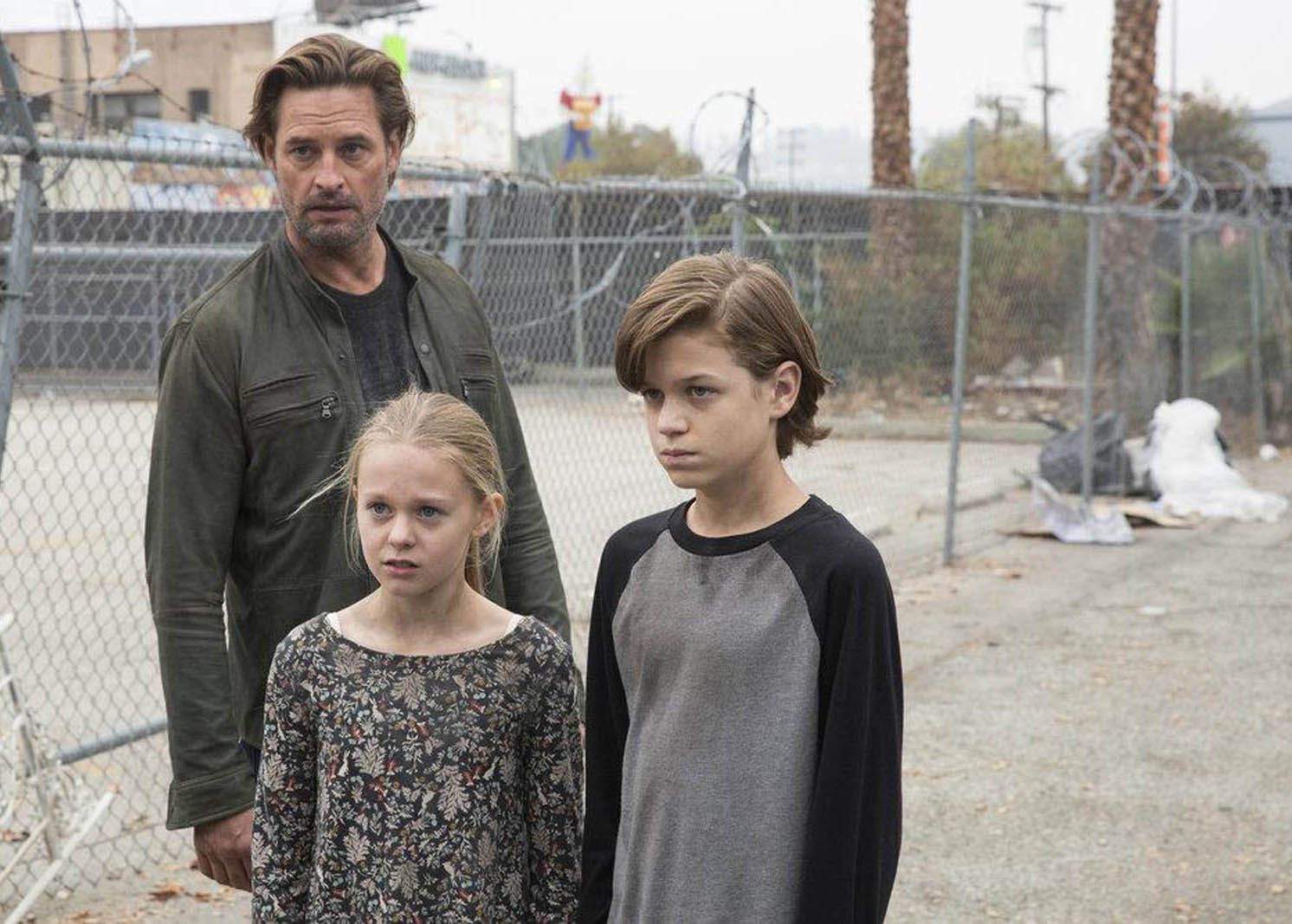 Photo de Jacob Buster - Colony : Photo Josh Holloway, Jacob Buster ...