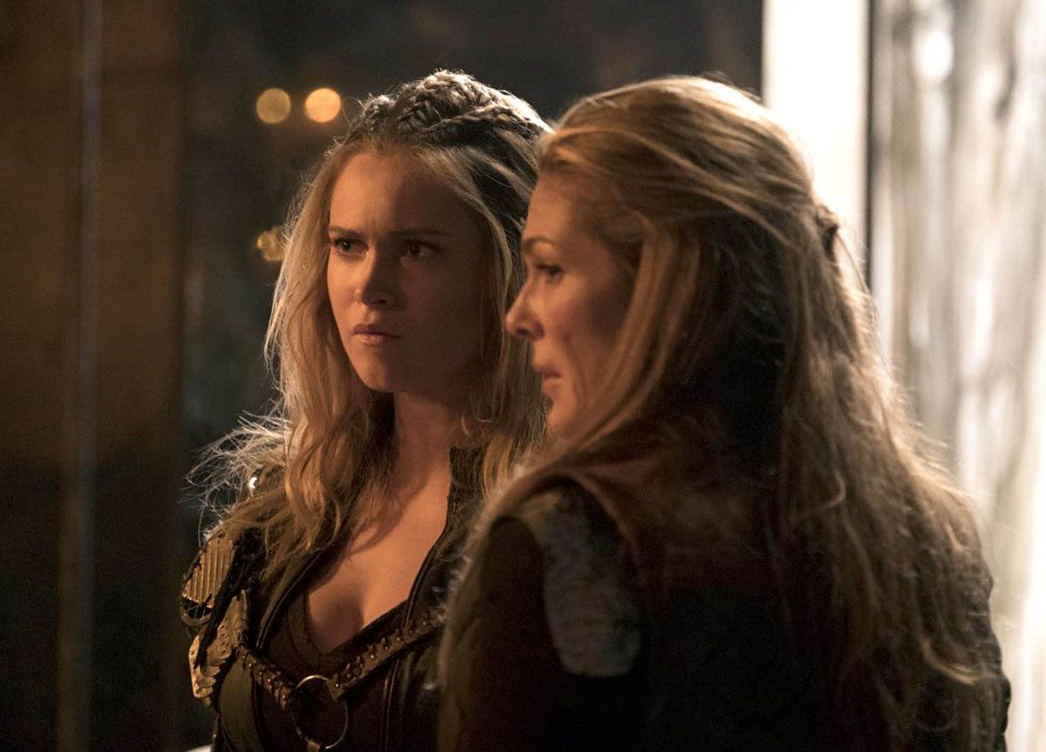 Photo de Eliza Taylor - Les 100 : Photo Paige Turco, Eliza Taylor ...