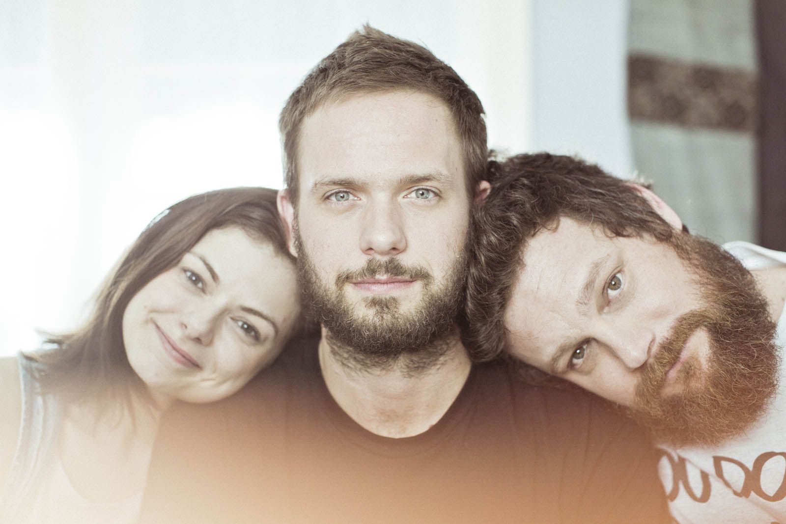 Photo de Luka Jones - Photo Patrick J. Adams, Luka Jones, Izzie Steele ...