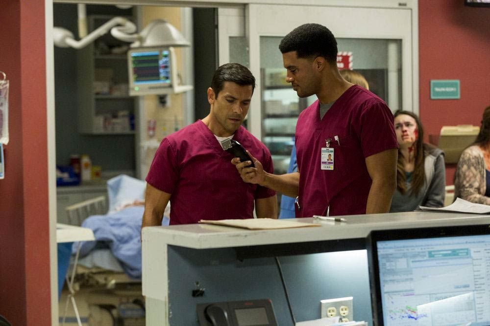Night Shift : Night Shift : Photo JR Lemon, Mark Consuelos - 54 sur 232 ...