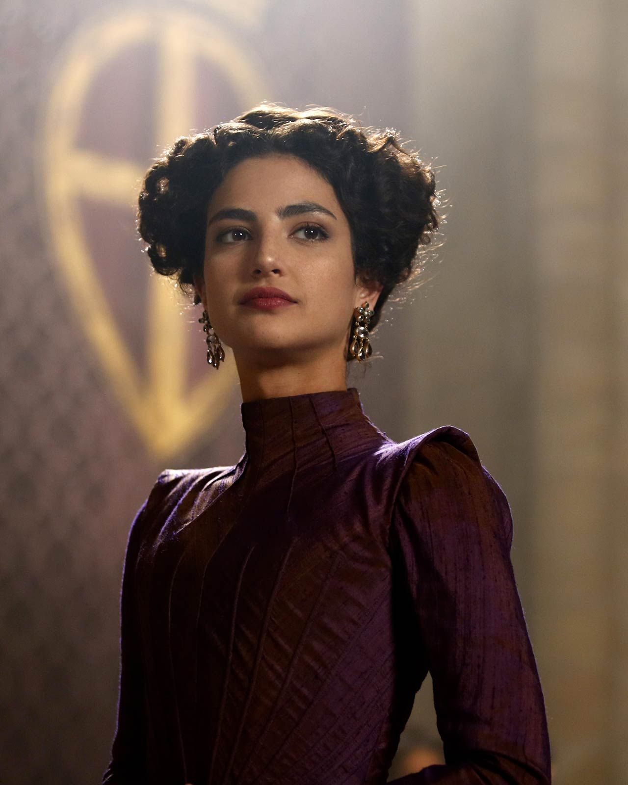 Photo de Medalion Rahimi - Still Star-Crossed : Photo Medalion Rahimi ...