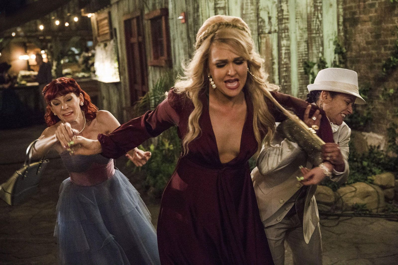 Claws : Claws : Photo Jenn Lyon, Judy Reyes, Carrie Preston - 103 sur ...