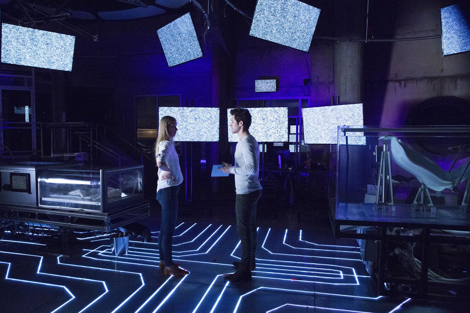 Stitchers : Stitchers : Photo Kyle Harris, Emma Ishta - 18 sur 189 ...