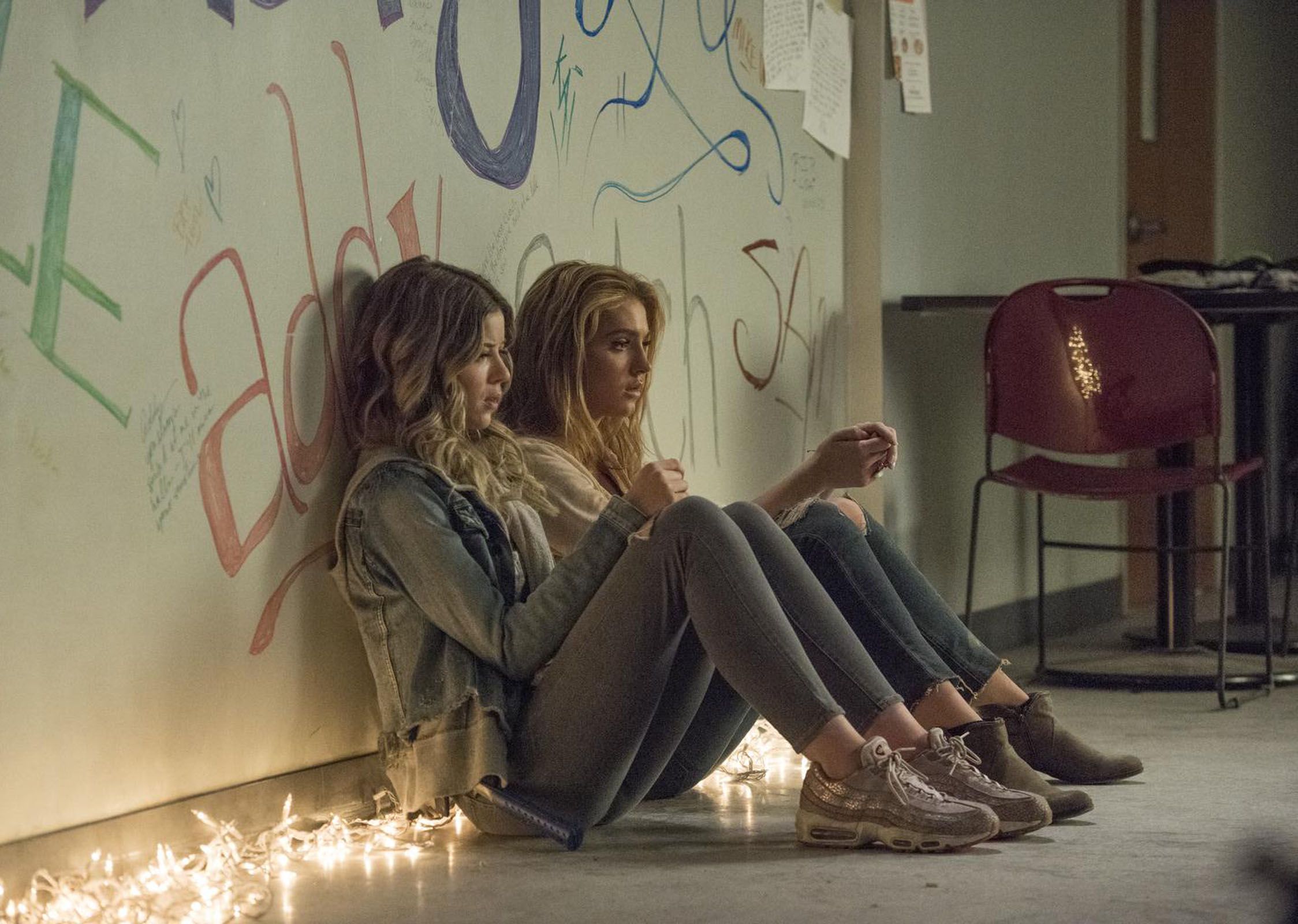 Freakish : Freakish : Photo Saxon Sharbino, Meghan Rienks - 6 sur 36 ...