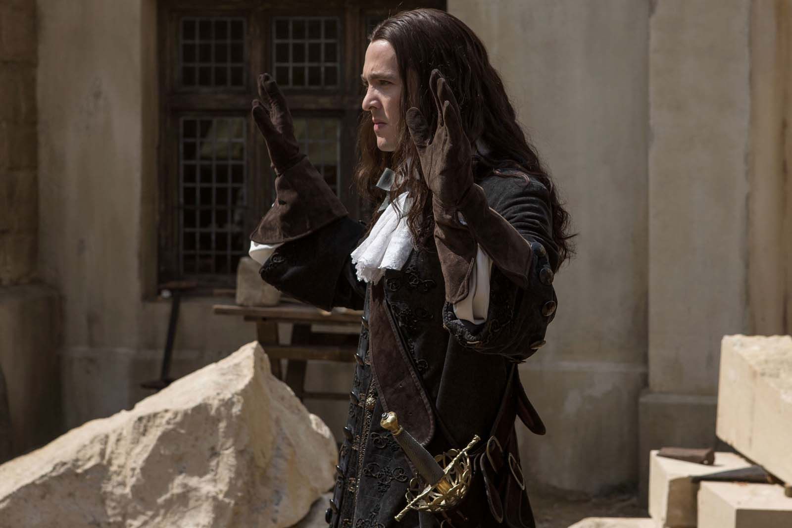 Versailles : Versailles : Photo Alexander Vlahos - 15 sur 57 - AlloCiné