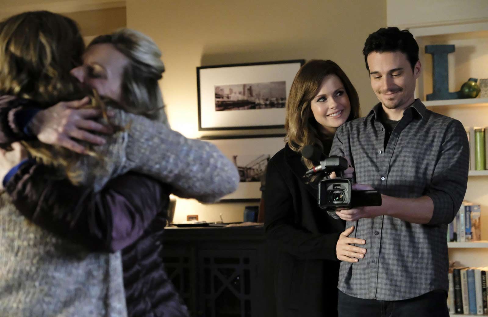 Photo de Rose McIver - iZombie : Photo Rose McIver, Daniel Bonjour ...