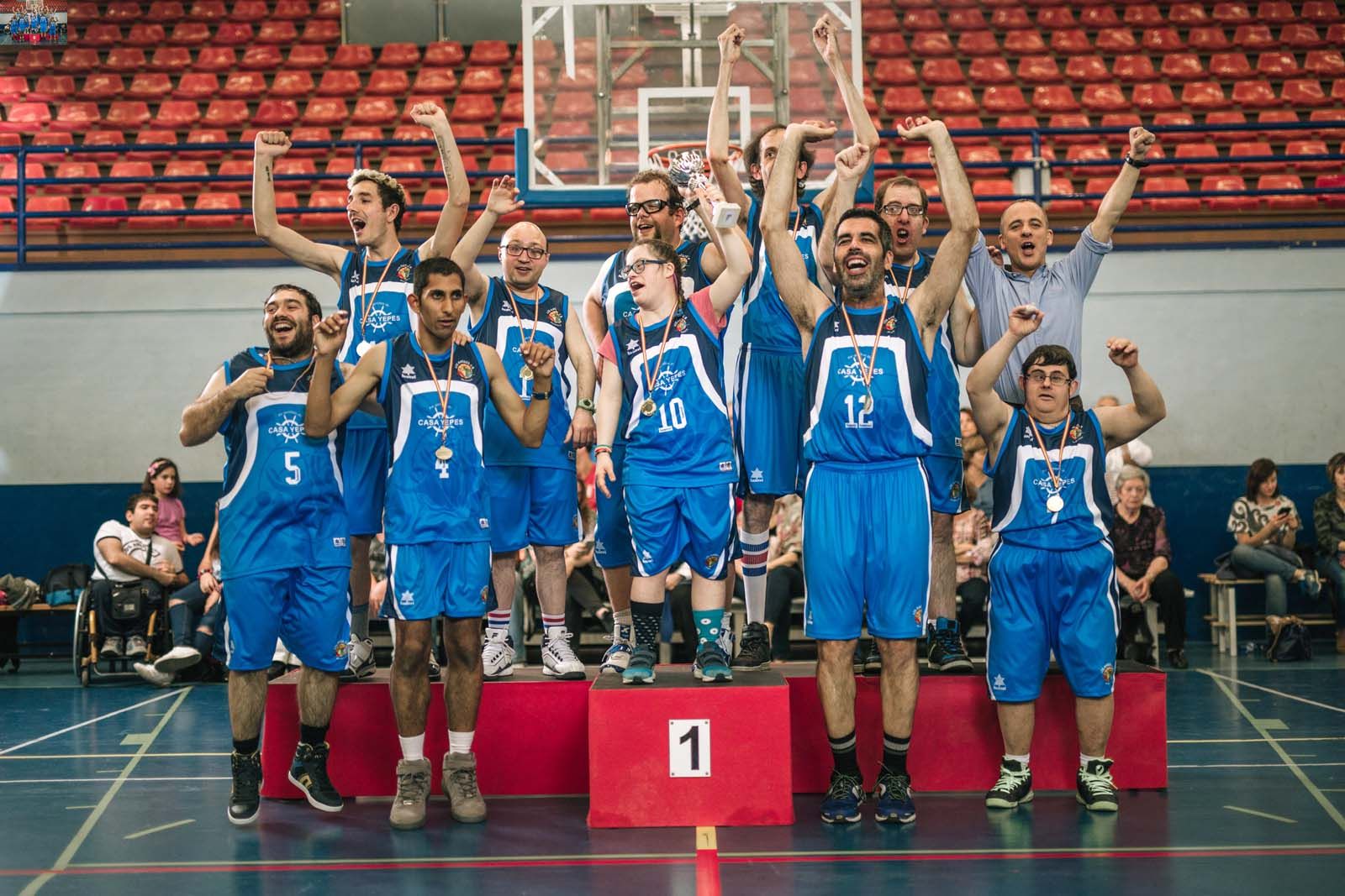 Photo de Fran Fuentes - Champions : Photo Gloria Ramos, Alberto Nieto ...