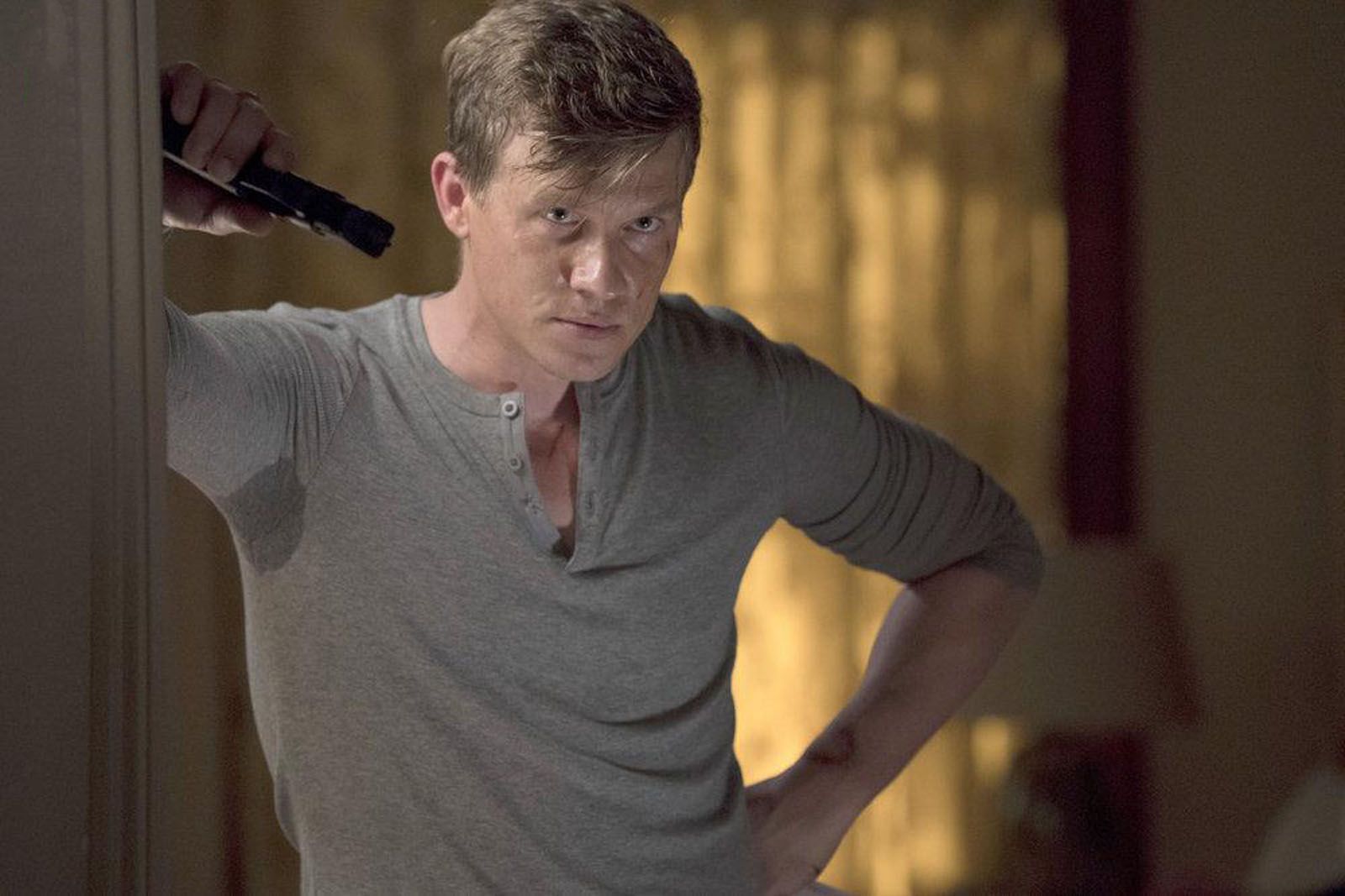 Photo de Warren Kole - Shades of Blue : une flic entre deux feux ...