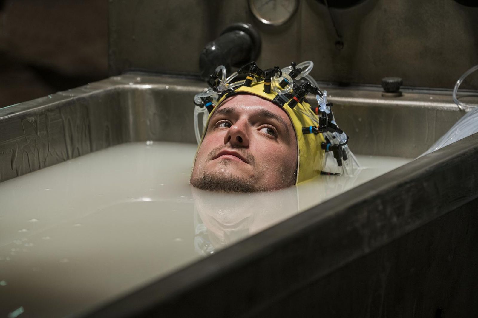 Photo de Josh Hutcherson - Future Man : Photo Josh Hutcherson - Photo ...