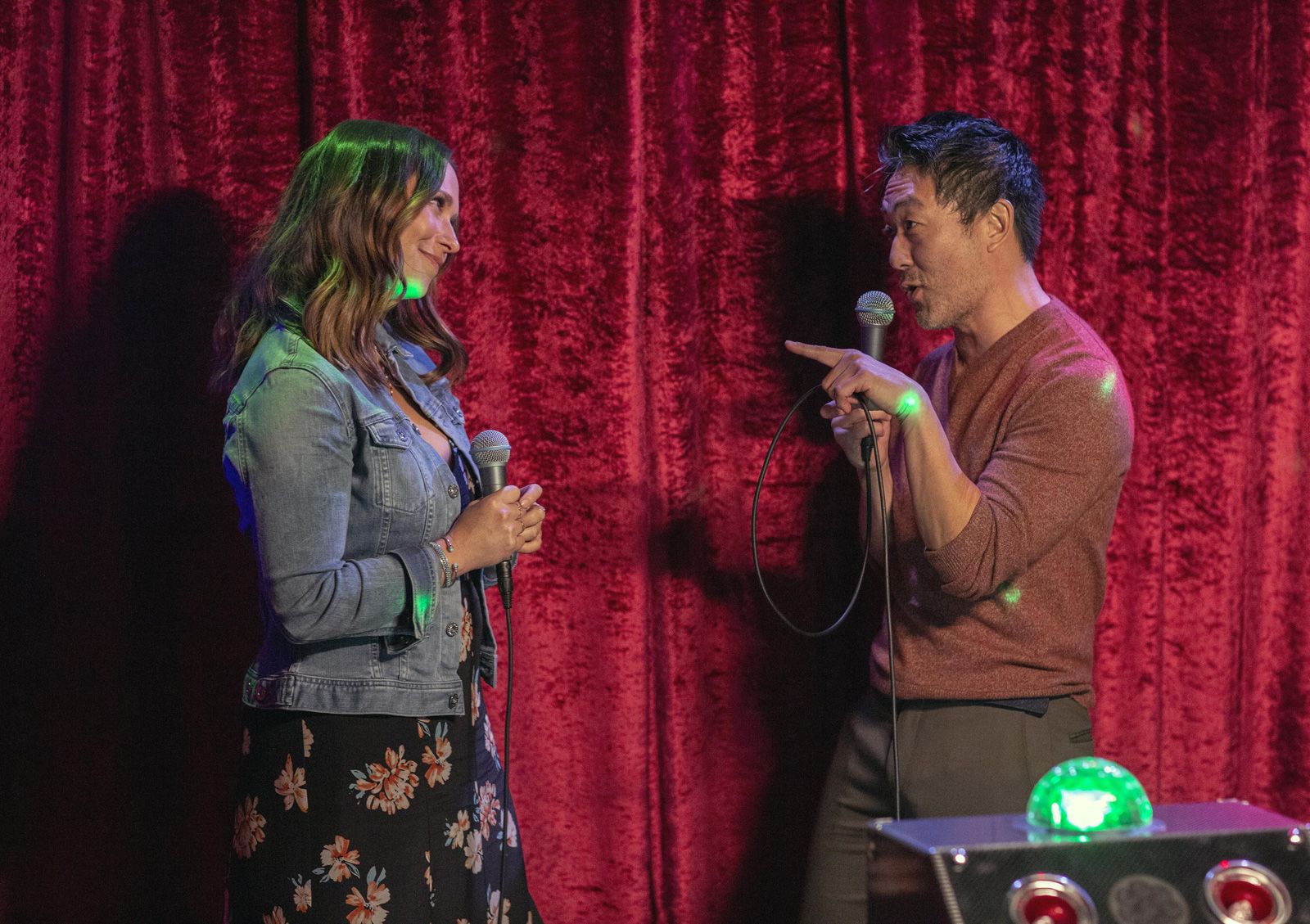 9-1-1 : 9-1-1 : Photo Kenneth Choi, Jennifer Love Hewitt - 200 sur 295 ...