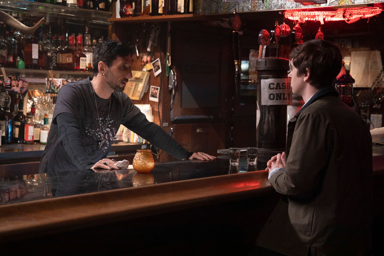 Good Doctor : Good Doctor : Photo Freddie Highmore, Paul Belsito - 197 ...