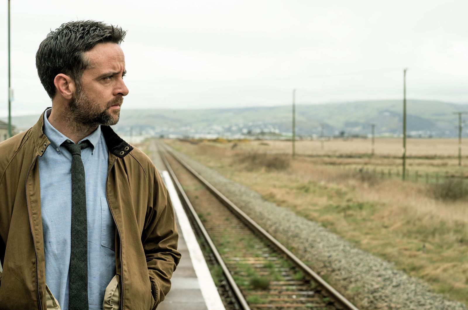 Hinterland : Hinterland : Photo Richard Harrington - 9 sur 29 - AlloCiné